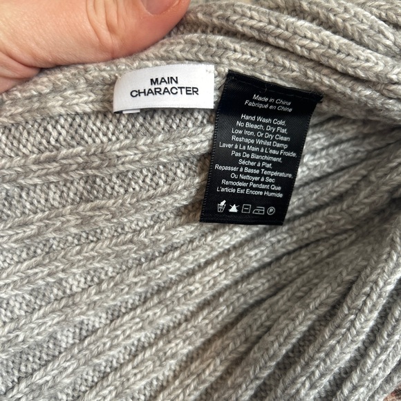 Main Character | Accessories | Aritzia Main Character Grey Toque | Poshmark